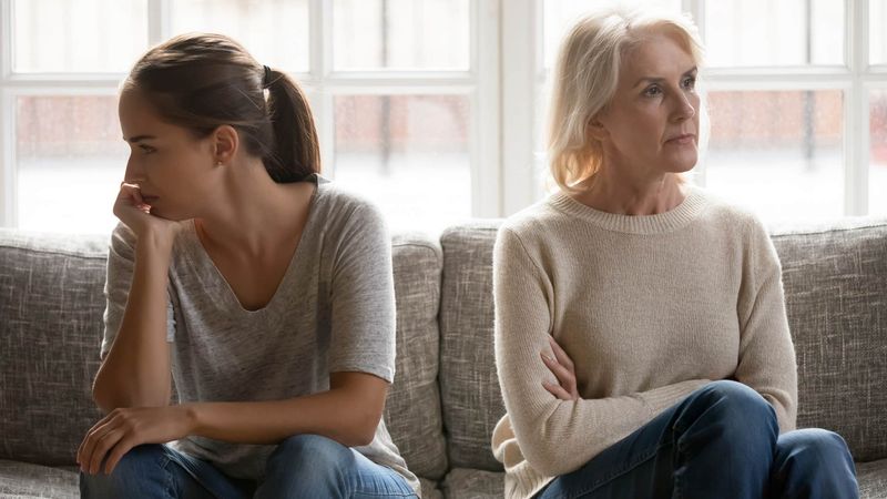 30 signs you were raised in a troubled family without fully realizing it