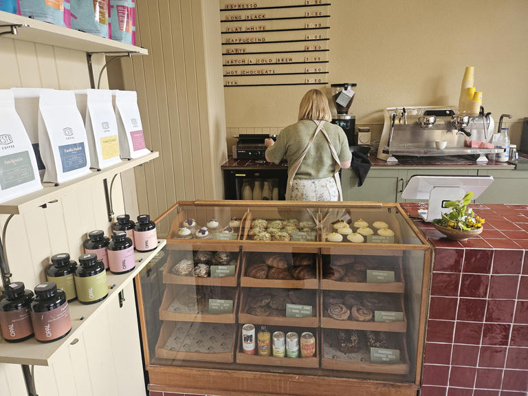 I had the dreamiest cakes at my new favourite Edinburgh cafe and bakery