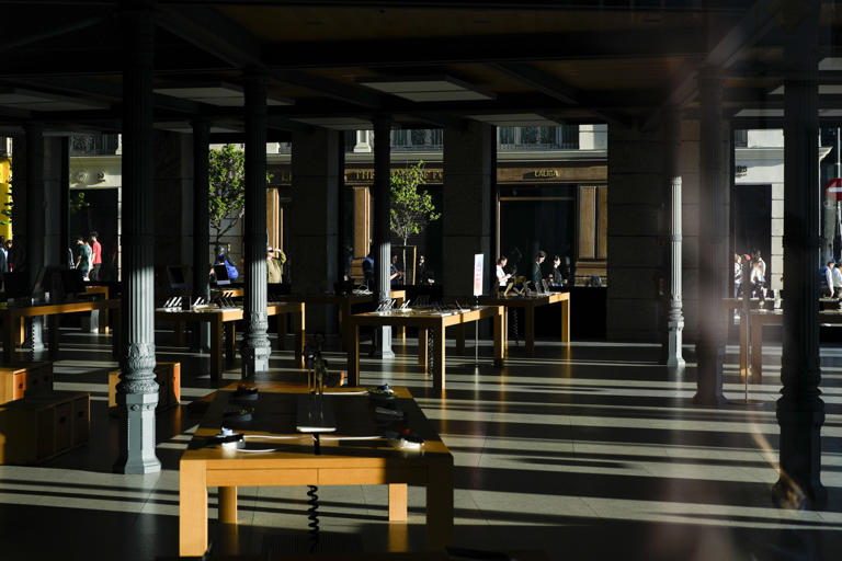 La CNMC cree que el apagón tuvo origen multifactorial pero abre ...