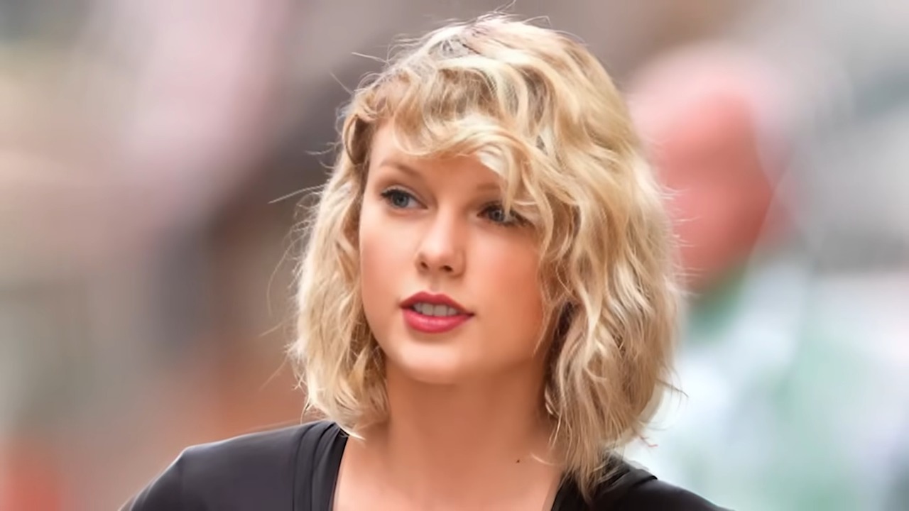 The photos were too close - Taylor Swift fueled a resemblance theory ...