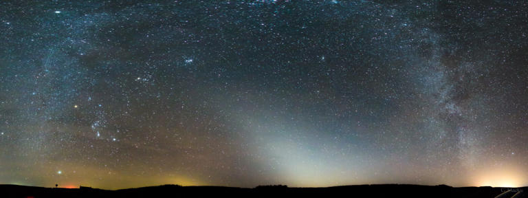 The sky today on Friday, April 17: Perfect setup for the zodiacal light