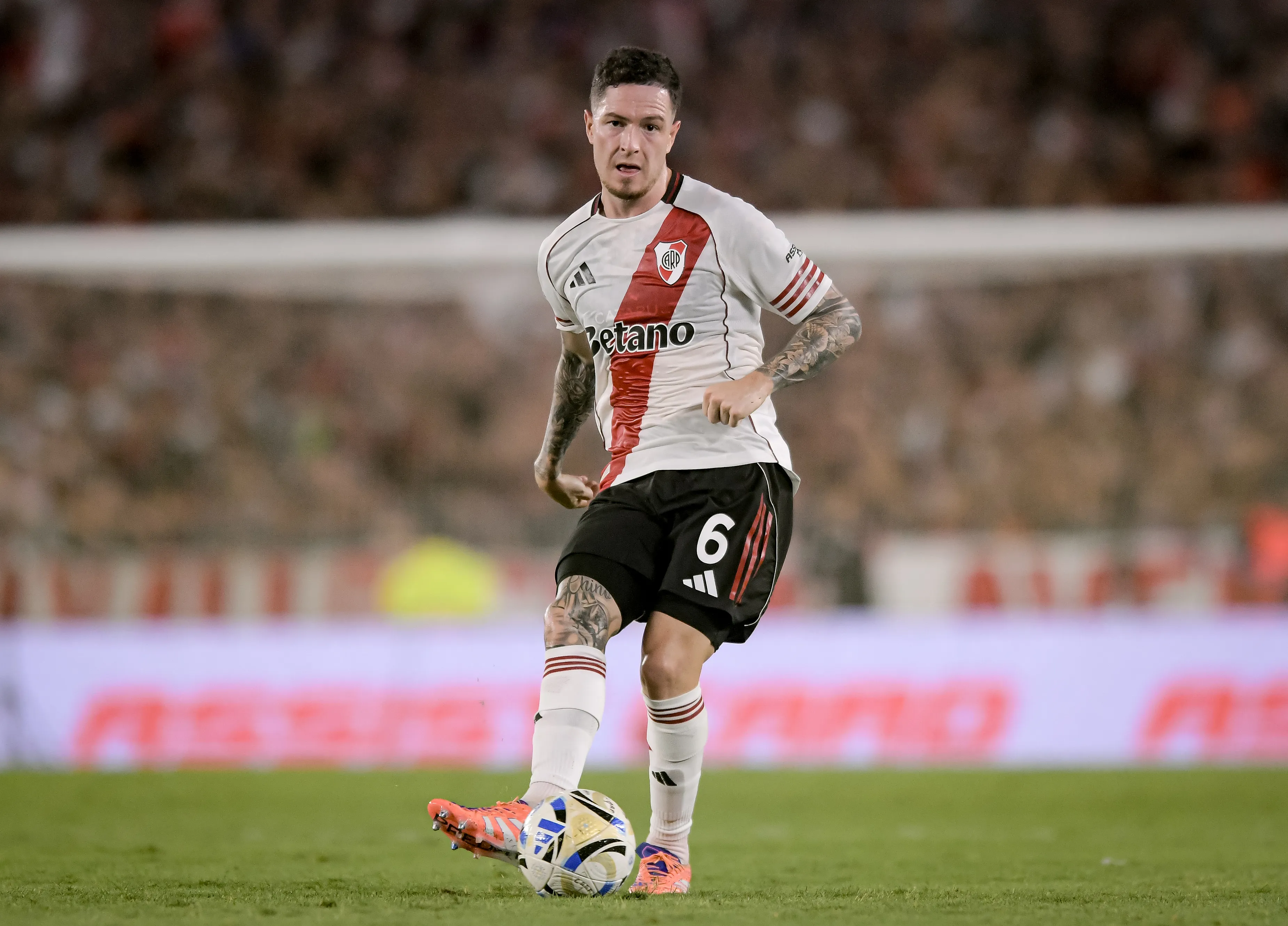 Marcos Acuña y Aníbal Moreno terminaron el partido ante San Lorenzo con ...