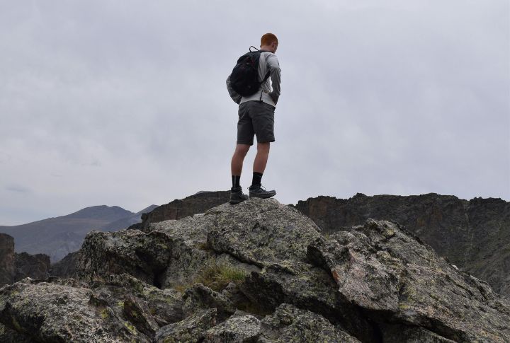 10 life-saving tricks to escape the woods without fancy tools