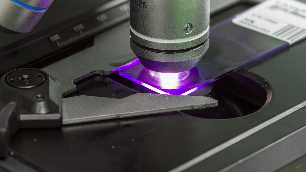 Caltech laser method enables 3,000 K thin-film growth for quantum materials