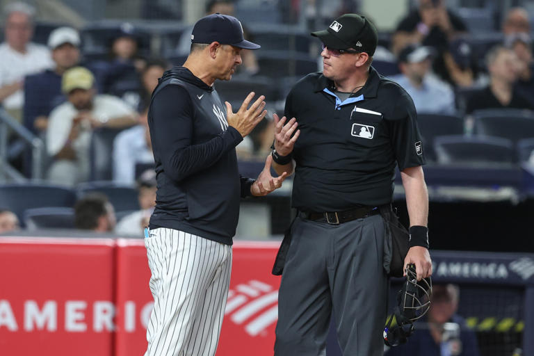 Aaron Boone blasts 'overly sensitive' umps following ejection