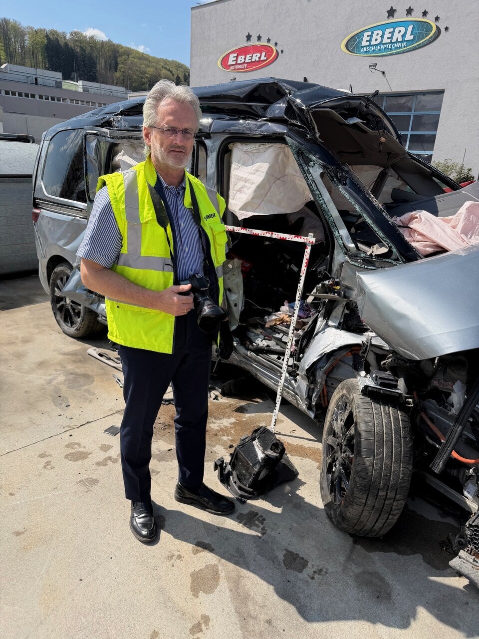 Verwunderlich Gutachter Bei Unfall Fotos