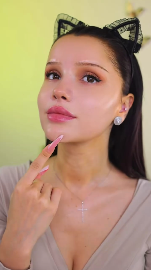 Skincare time: Simple beauty routine at home