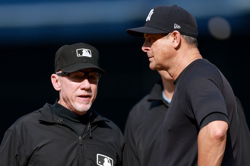 Yankees manager Aaron Boone ejected by umpire he has history with