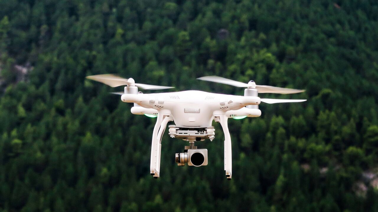 Parket Brussel opent onderzoek naar aankoop van antidronewapens door ...