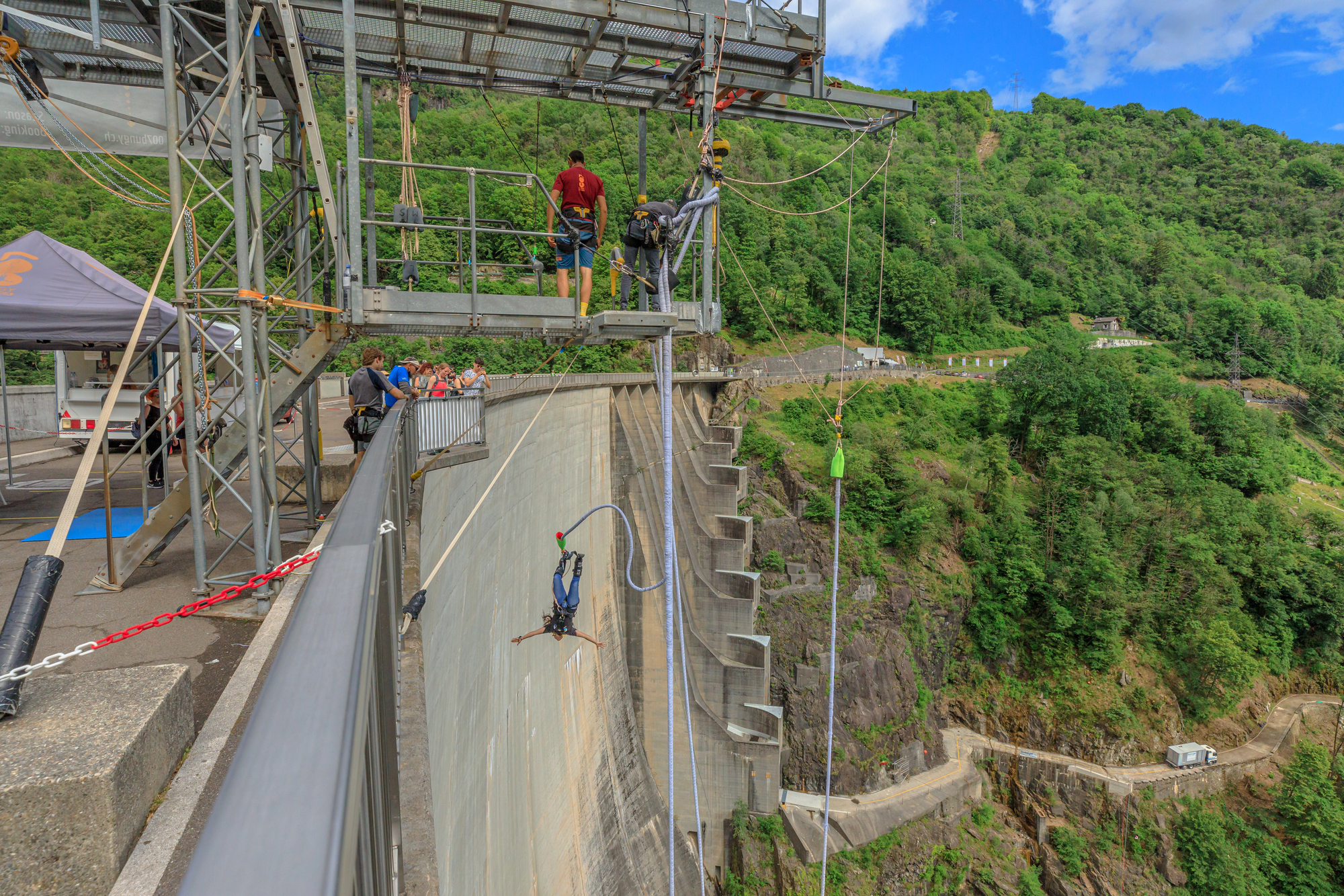 15 photos of the highest bungee jumping spots on the entire planet