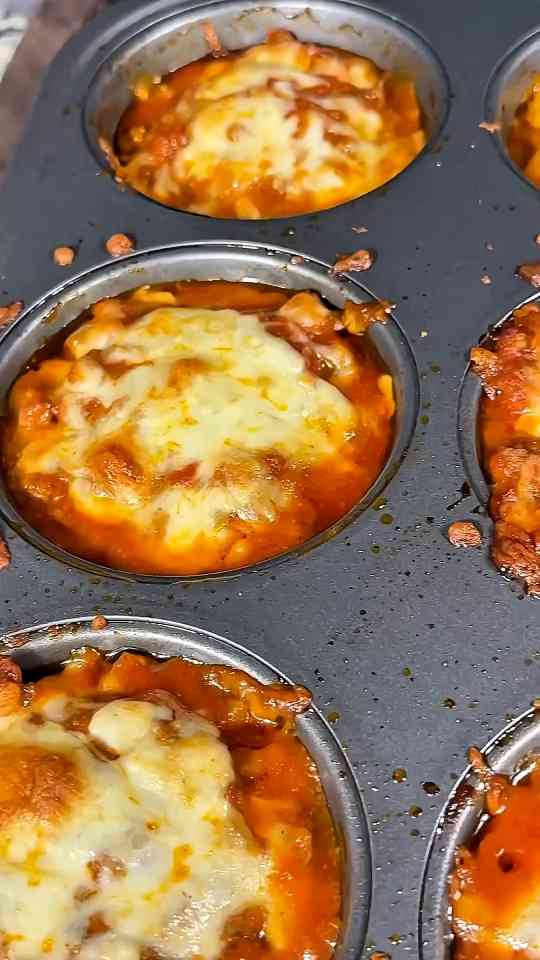 Healthy lasagna hack! 🥒🍝 4-ingredient zucchini mini lasagnas, simple ...