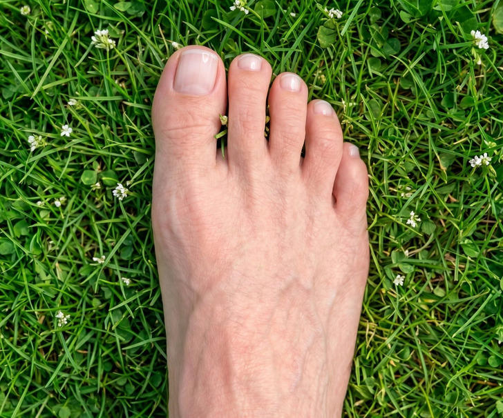 Top 9 pedicure colors nail experts recommend for summer 2026