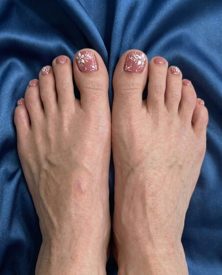 Top 9 pedicure colors nail experts recommend for summer 2026