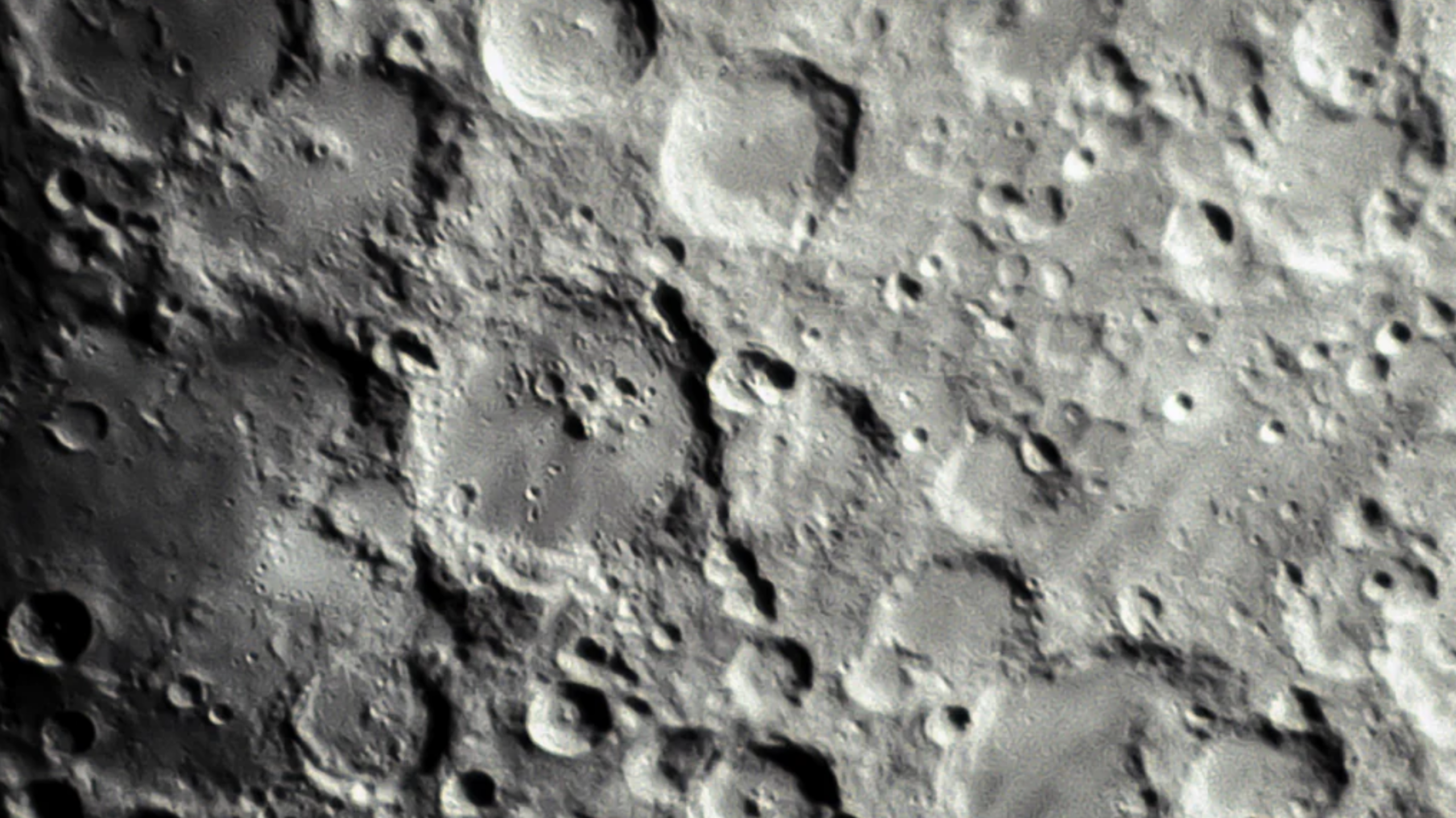 19 strange facts about the moon that sound fake (but aren’t)