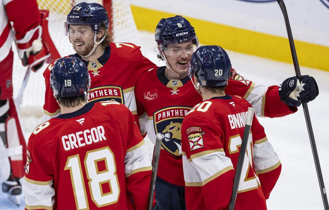Panthers want Bobrovsky to stay, Marchand might need surgery, more ...