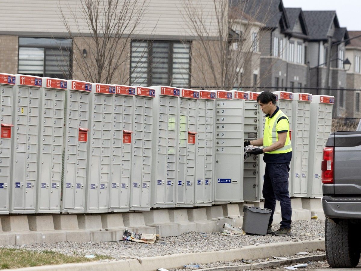 Map reveals the postal codes losing Canada Post door-to-door delivery ...