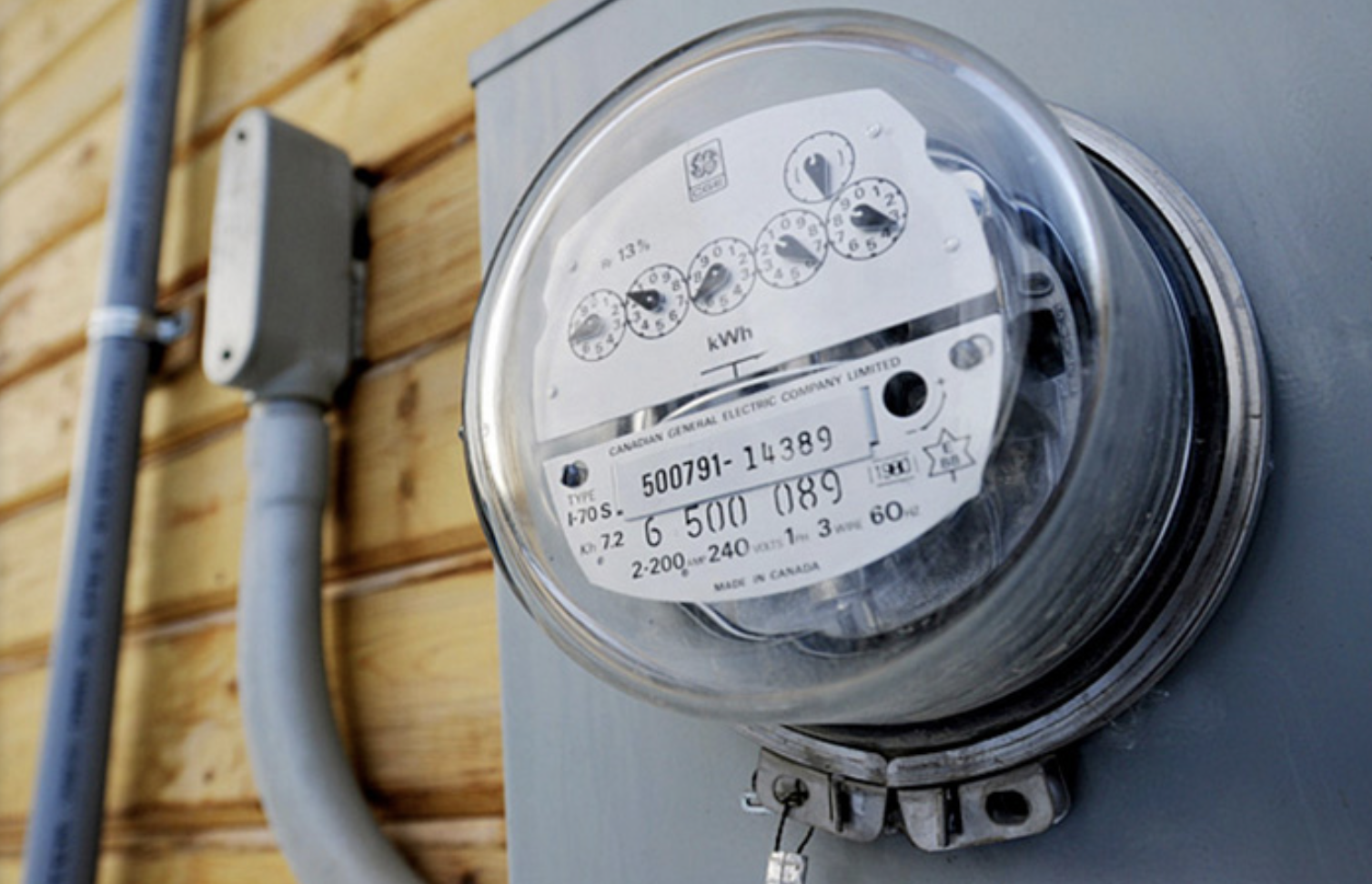 Winnipeg police investigate woman over hydro meter theft
