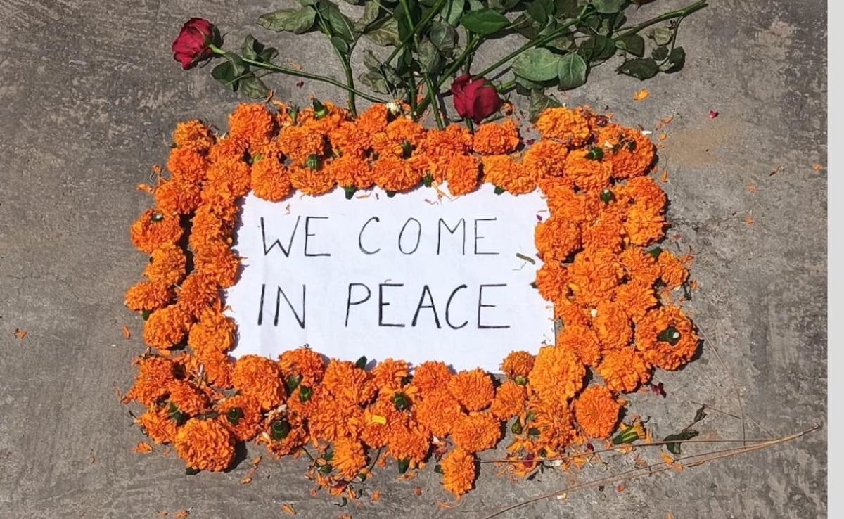 LSR students allege parents called after peaceful protest with flowers