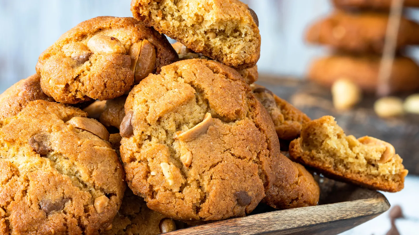 Chewy or crunchy? The baking choice that decides whether your cookies ...