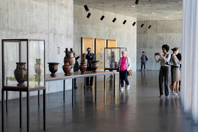 'Ugly' but 'beautiful': LACMA finally unveils controversial new Geffen ...