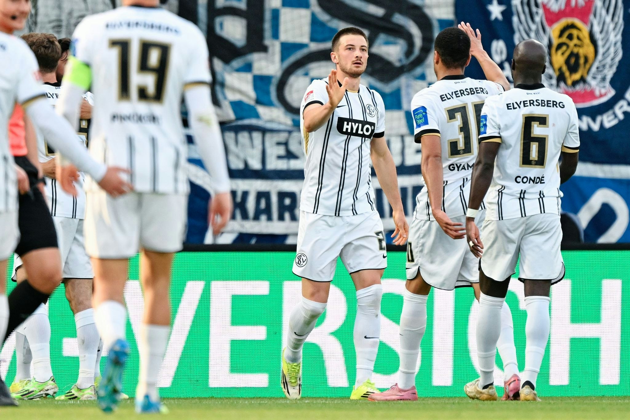 Zurück im Aufstiegsrennen: Elversberg feiert klaren 3:0-Sieg gegen den ...