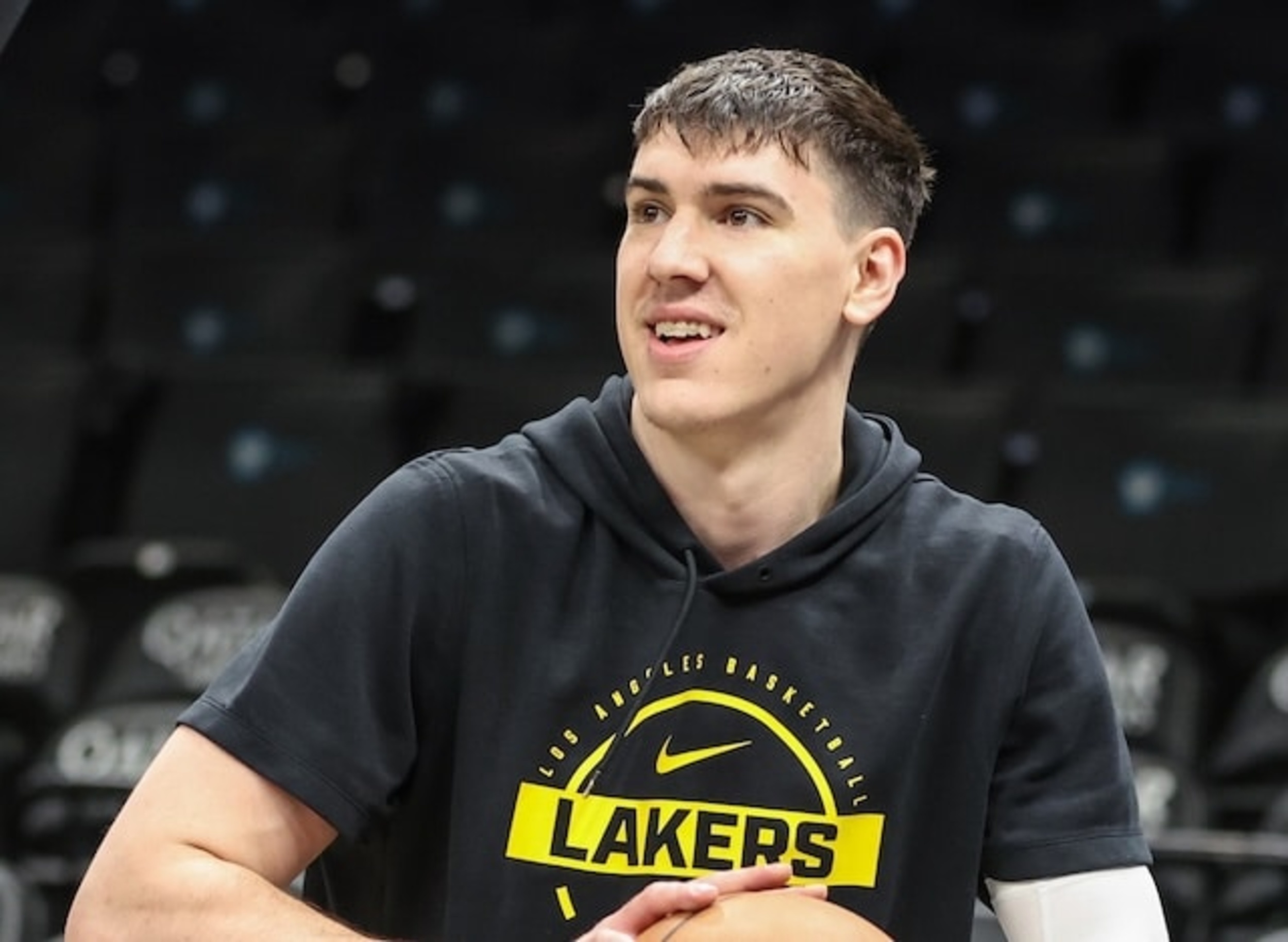 Jake LaRavia breaks down Lakers’ pregame ritual