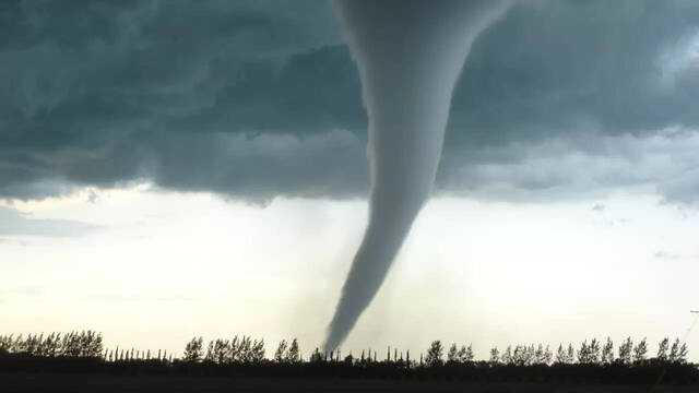 Tornado sighted near Rochester, Minnesota: Residents urged to take shelter