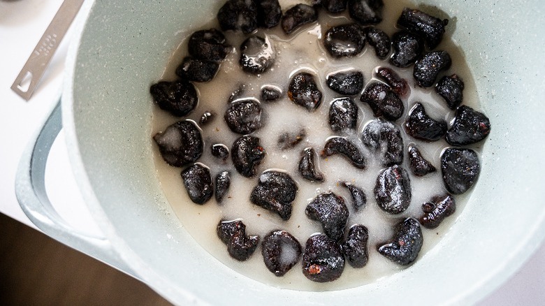 Homemade fig jam (with dried figs)