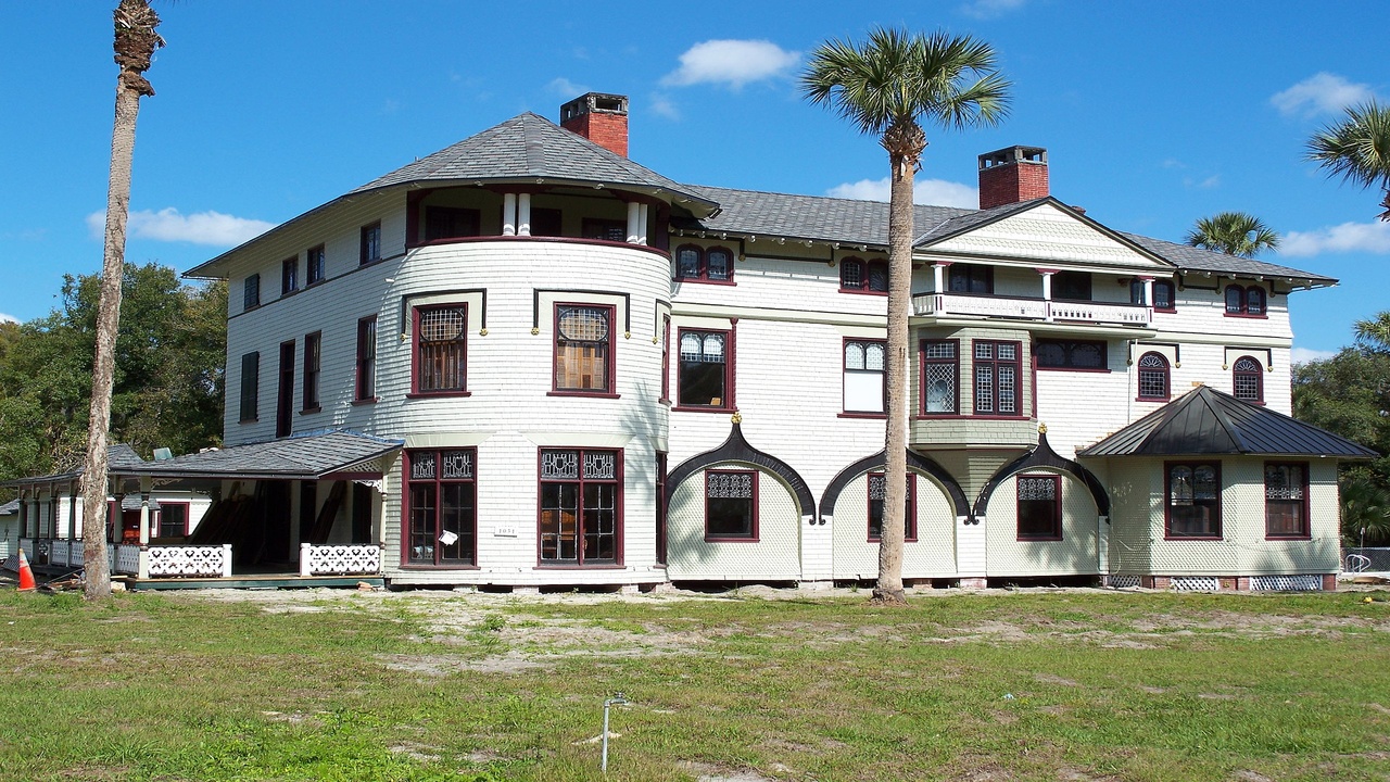 A Victorian mansion in DeLand, Florida just changed everything I ...