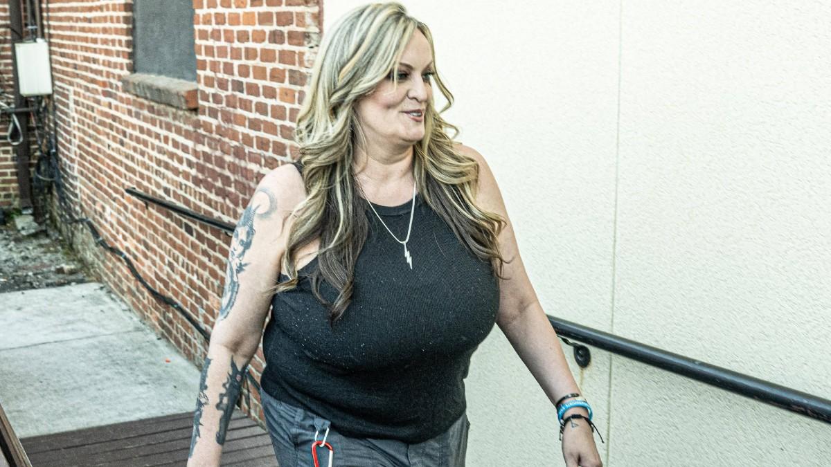 Stormy Daniels looks disheveled as she smokes a cigarette in first ...