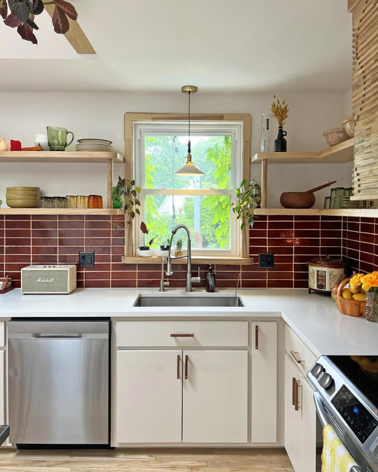 A dated '80s kitchen gets a floor-to-ceiling renovation for only $9,000
