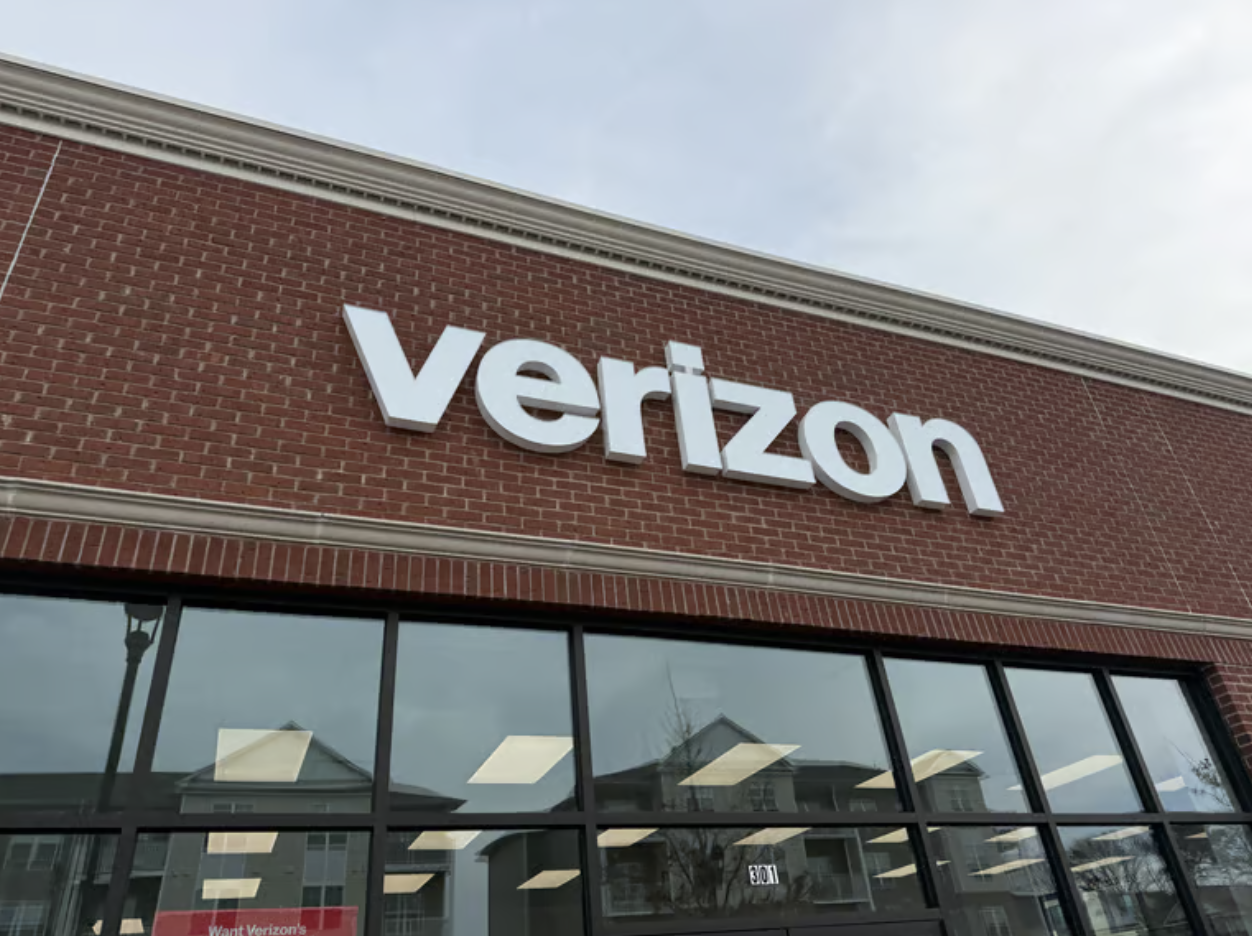 Brookhaven approves Verizon fiber optic franchise agreement