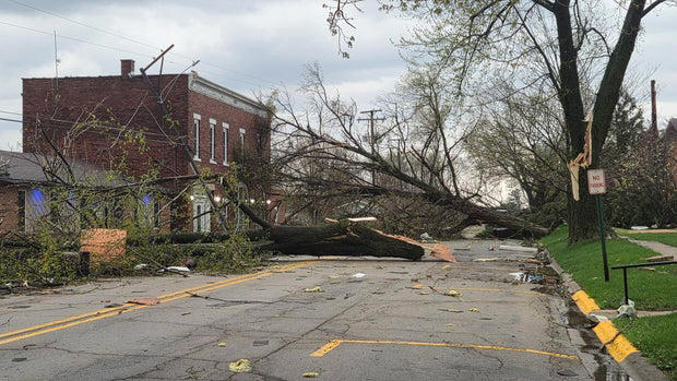 Recovery efforts underway after reported tornado in Lena, Illinois ...