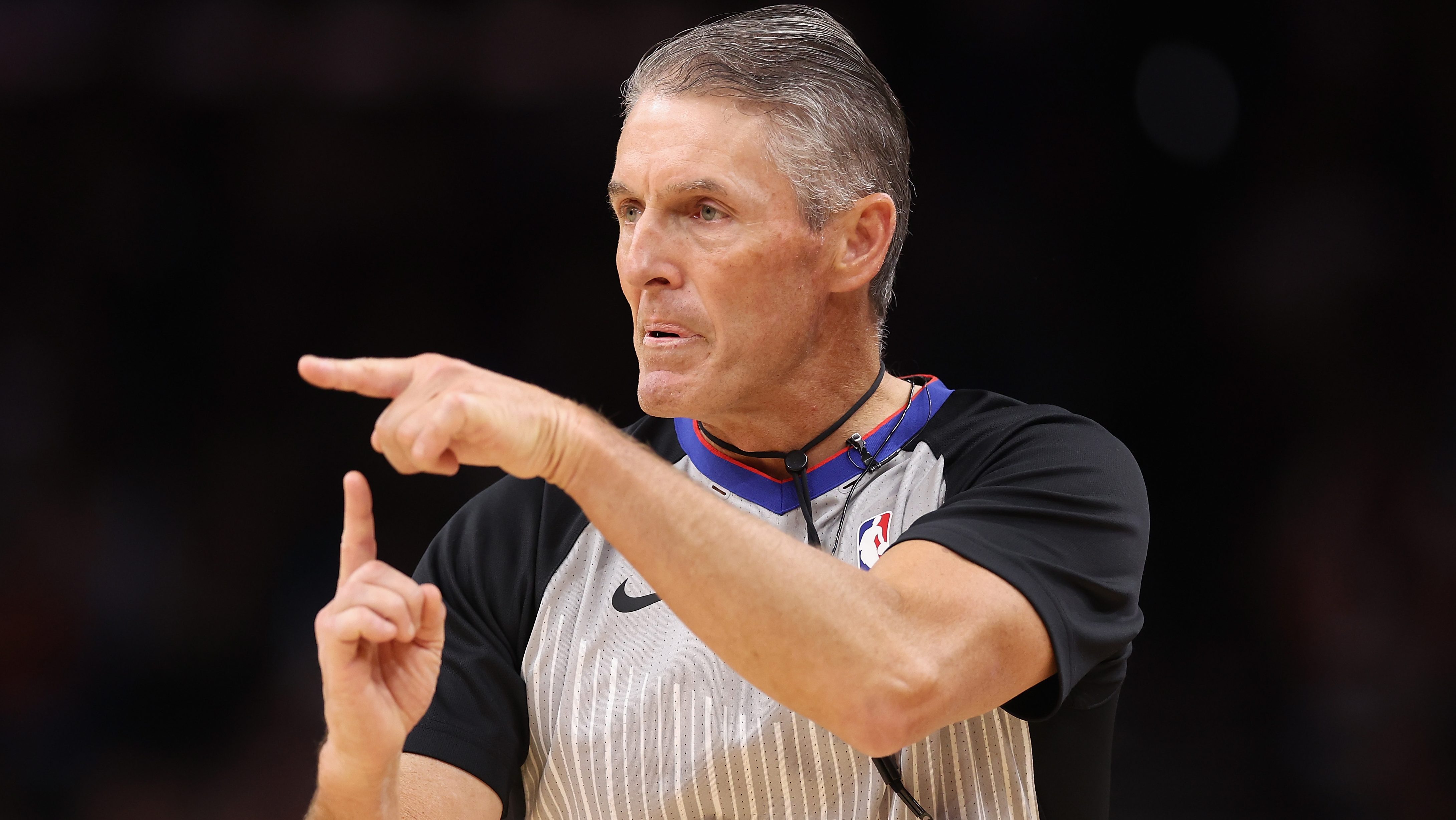 NBA announces controversial referee for Warriors-Suns play-in game
