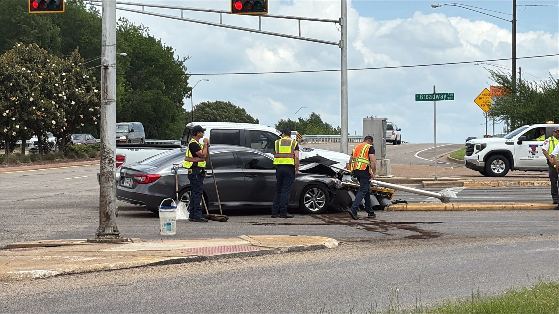 Vehicle knocks down light pole in Tyler crash