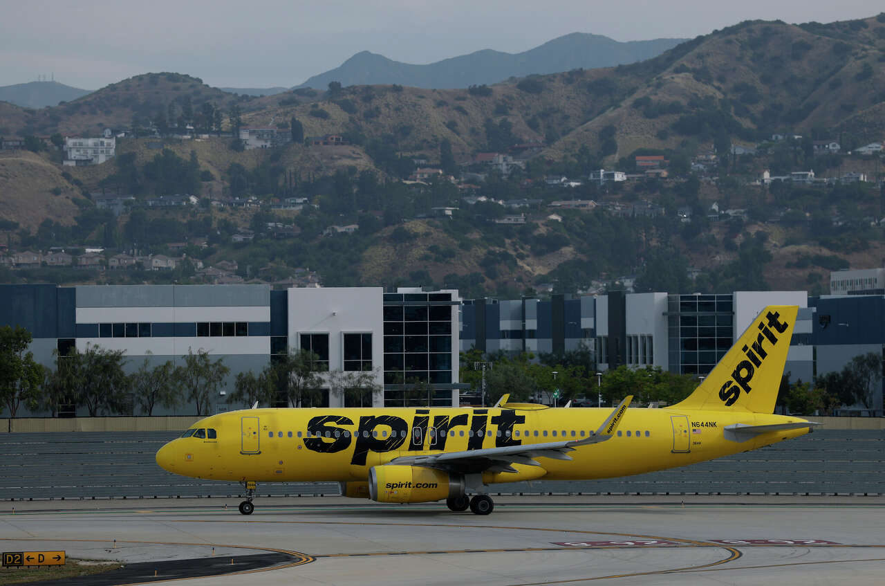 Is Spirit Airlines shutting down? What travelers should know if the ...