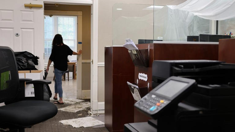 Pipe burst floods Walker County government building, offices closed ...