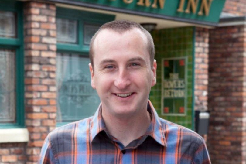 Corrie's Kirk star opens up on romance with wife and 'punching above my ...