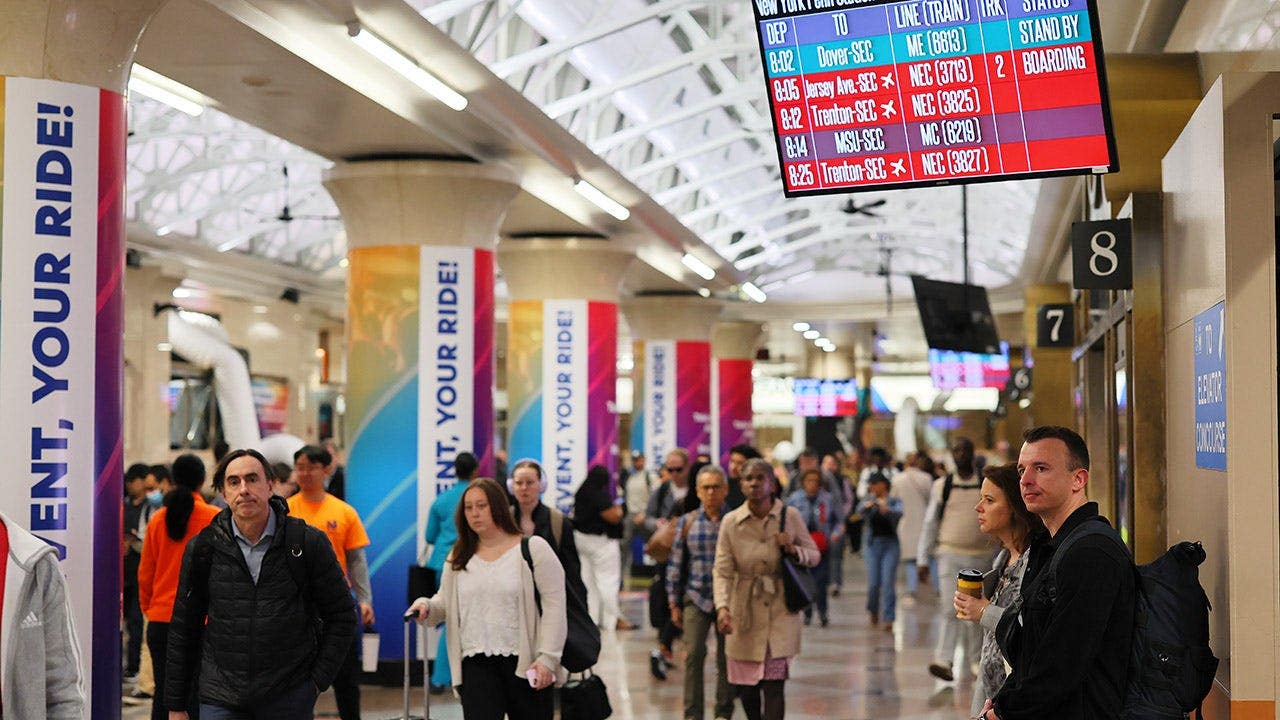 Major US city warns residents to work from home this summer for highly ...