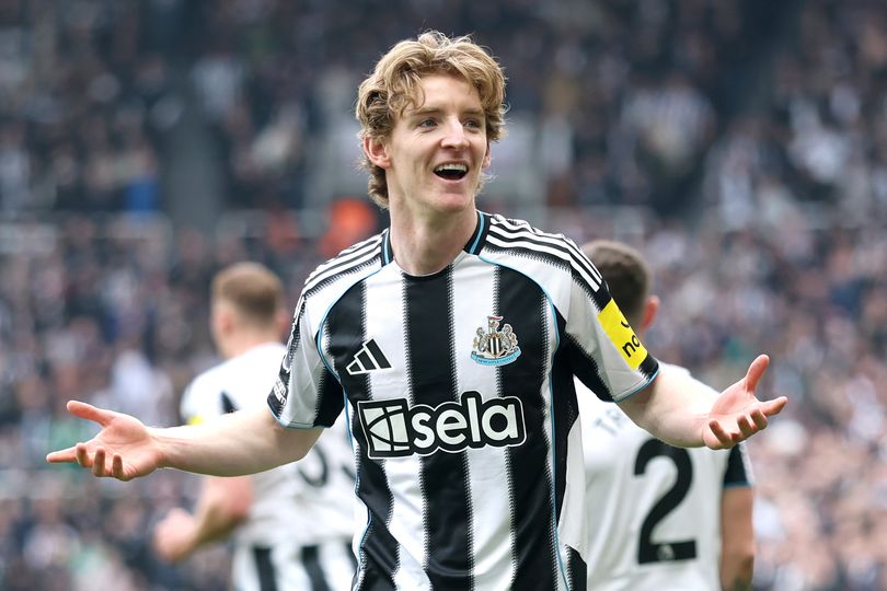 Everton has clever Anthony Gordon transfer clause as Liverpool faces ...
