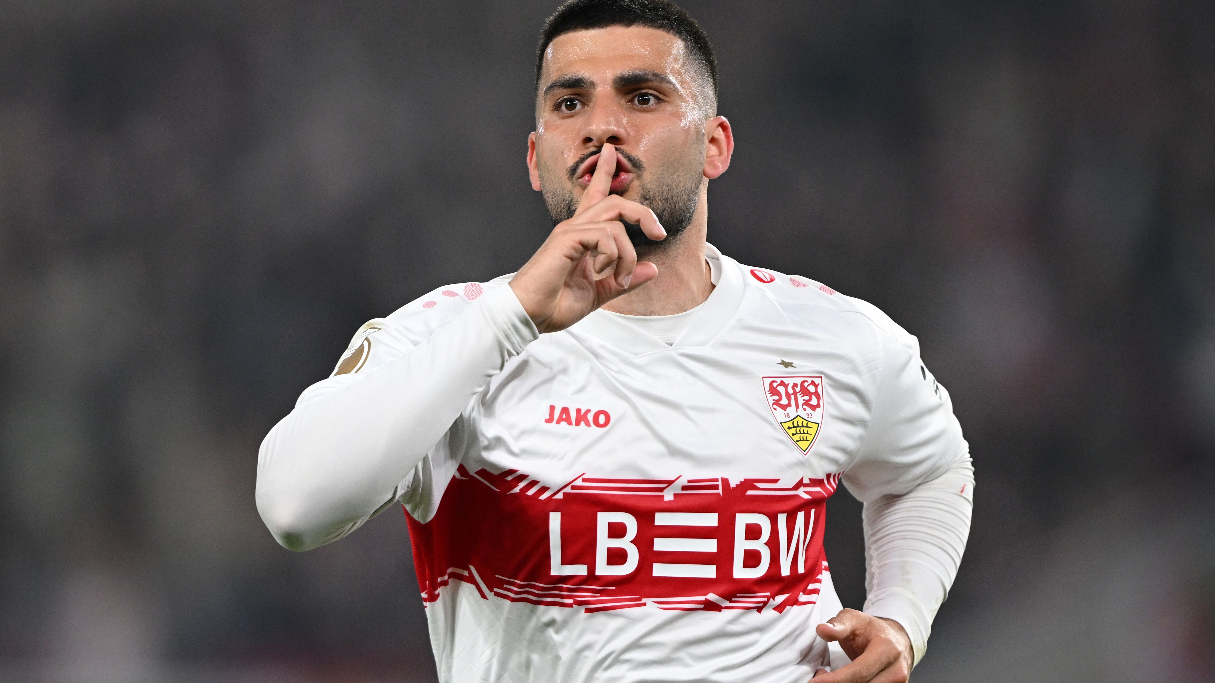 Brisante Entwicklung im Vertragspoker! Deniz Undav setzt dem VfB ...