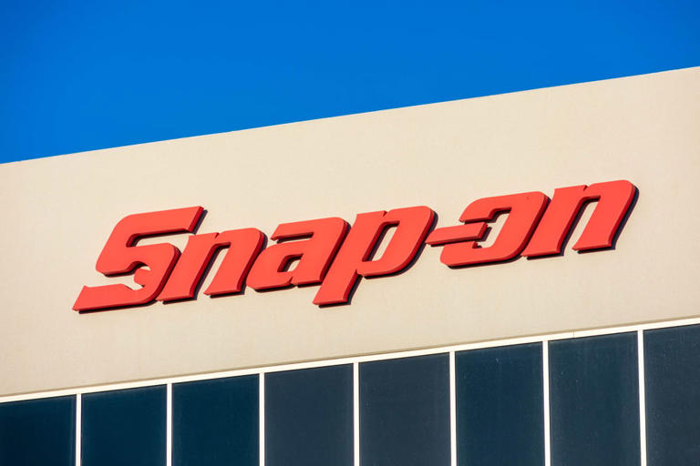 Average vehicle age hits 12.8 years, Snap-On sees tool demand