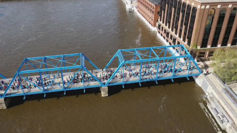 Grand Rapids Blue Bridge hosts annual Walk for Autism