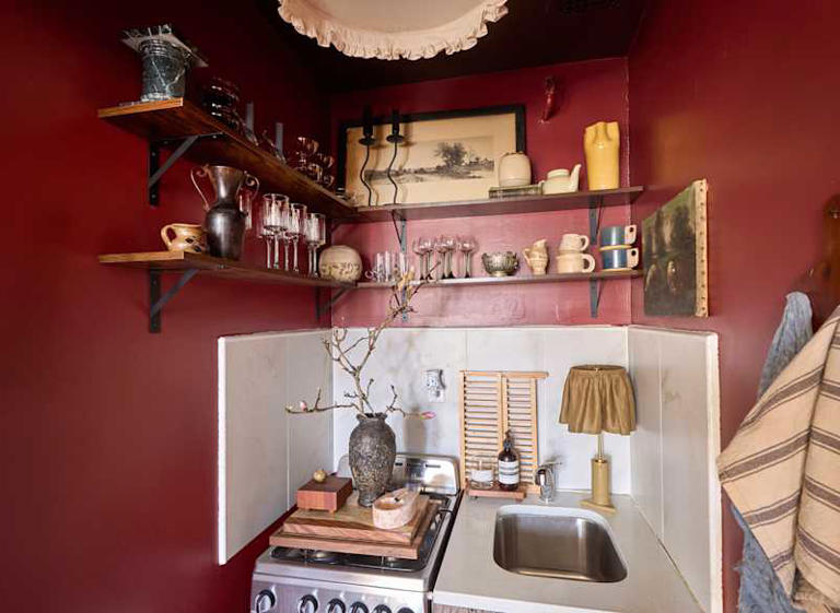 A tiny Brooklyn kitchen got rid of the upper cabinets - and the storage ...
