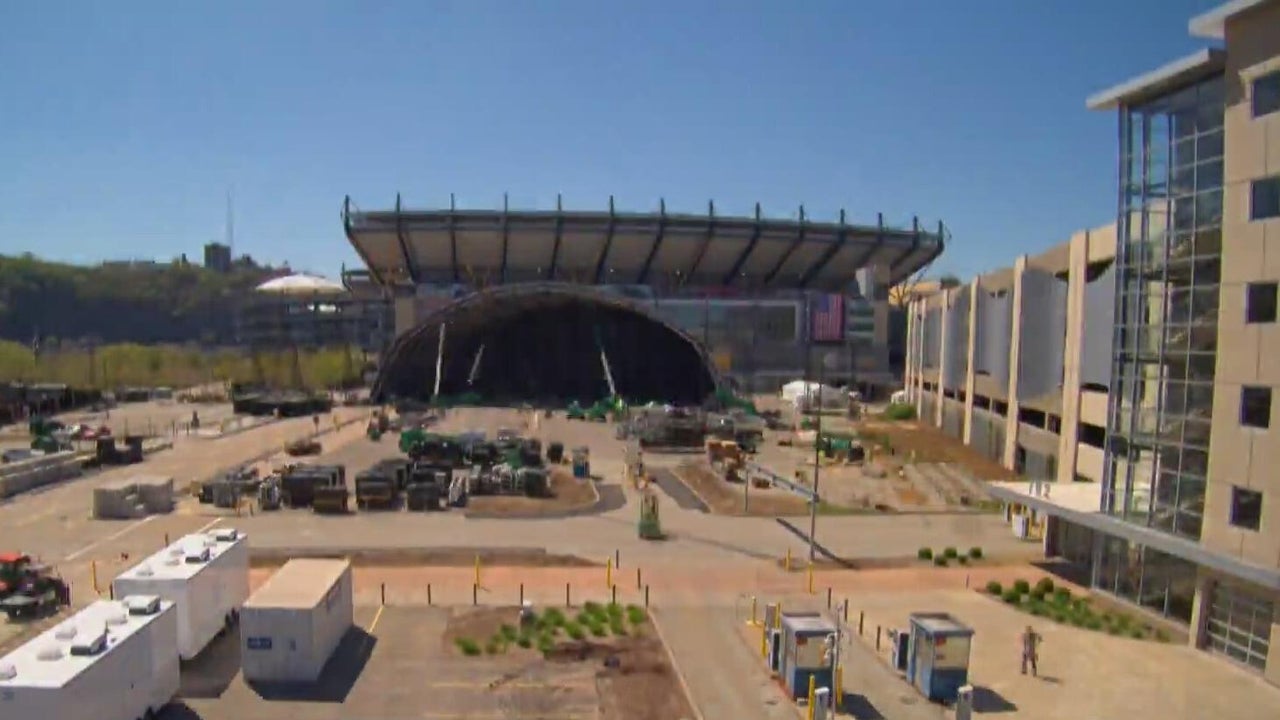 Time-lapse video shows construction of NFL draft stage in Pittsburgh