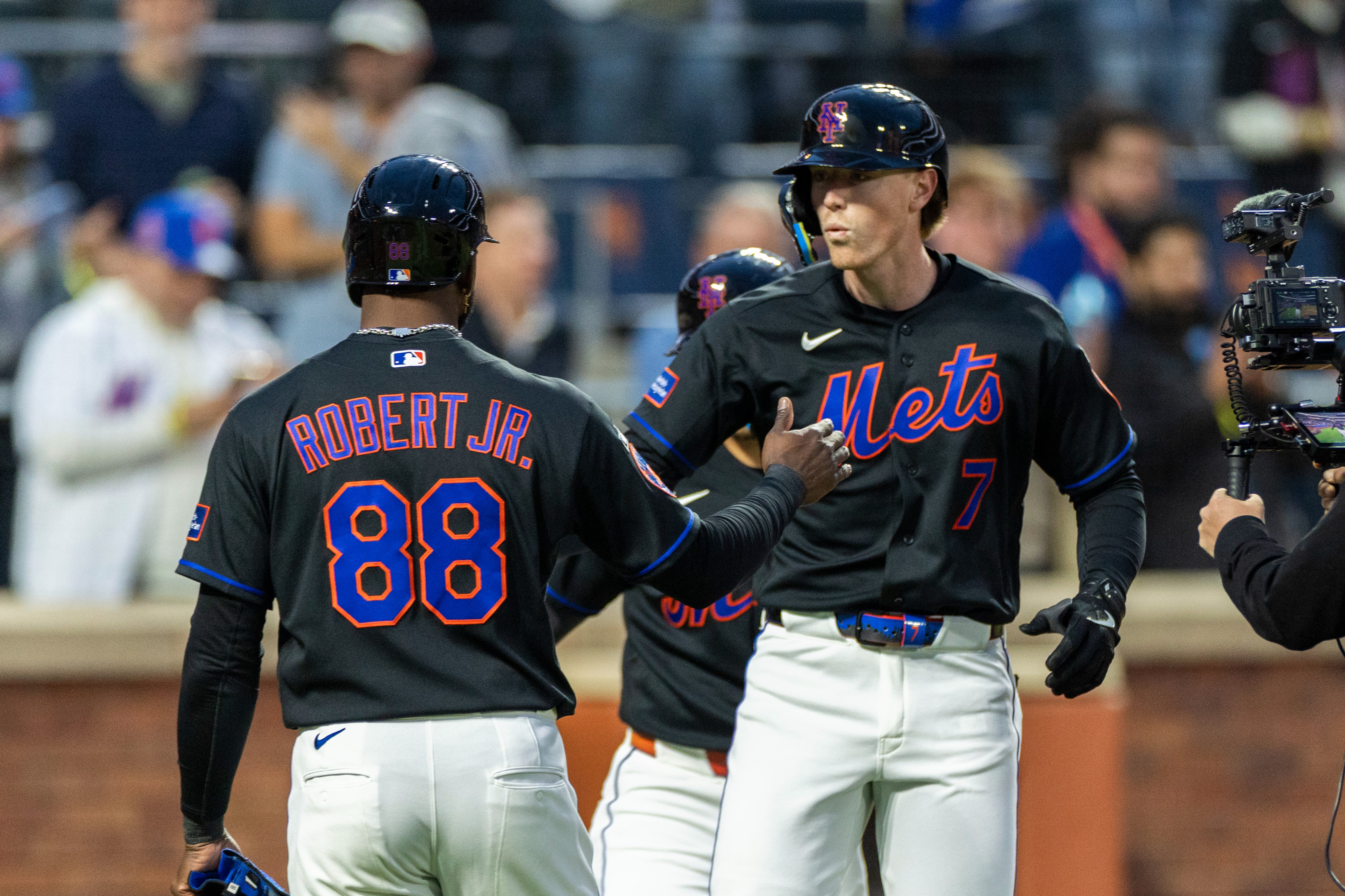 Mets SNY feed bizarrely switches to Spanish-language broadcasters for ...