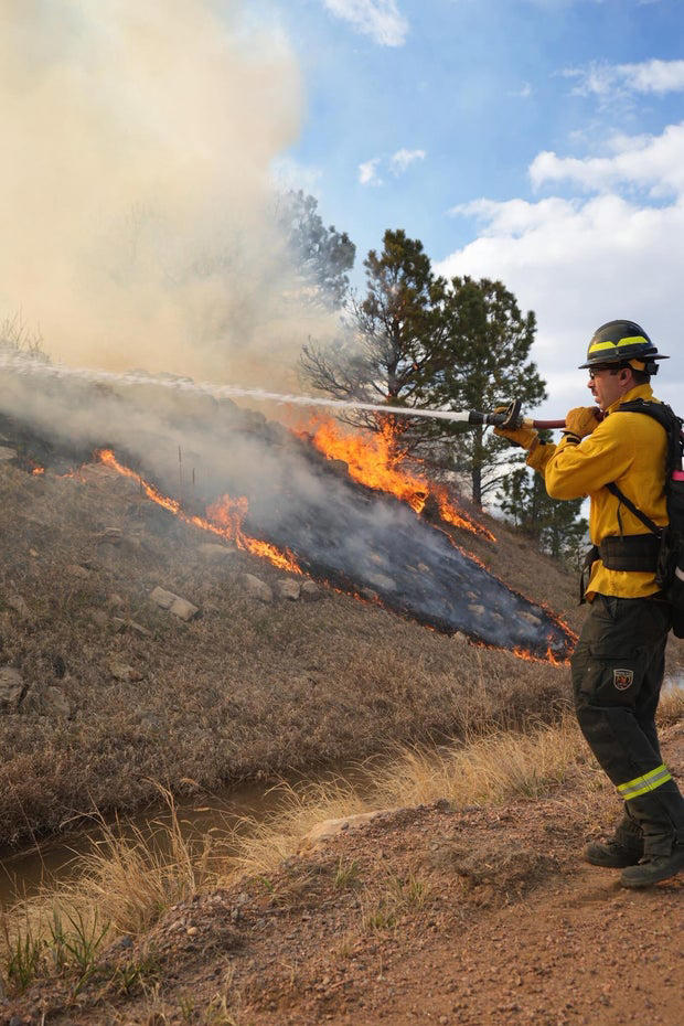 Firefighters contain Ponds Fire in Fort Collins; evacuations lifted for ...