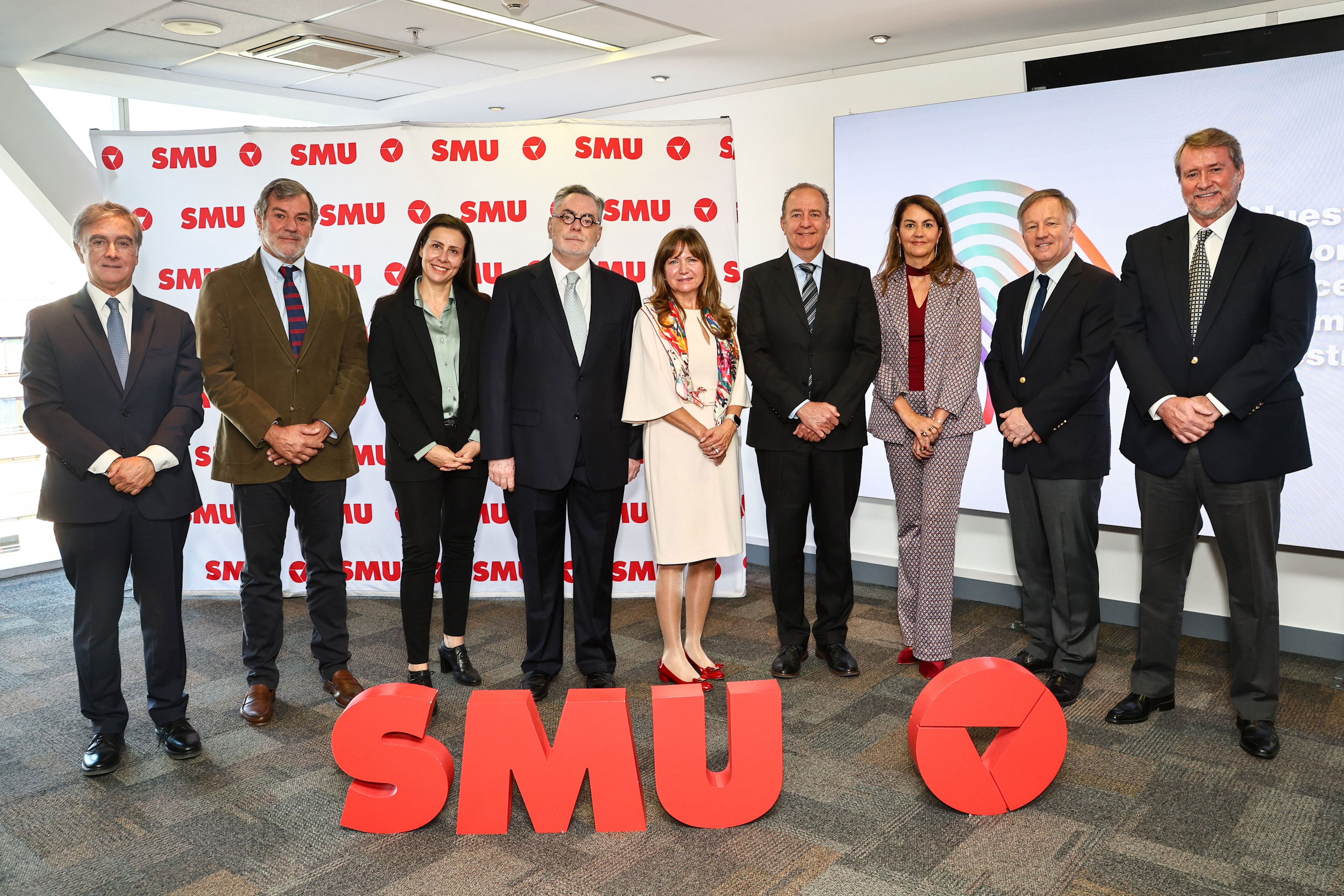 SMU elige a su nuevo directorio y aprueba plan de recompra de acciones