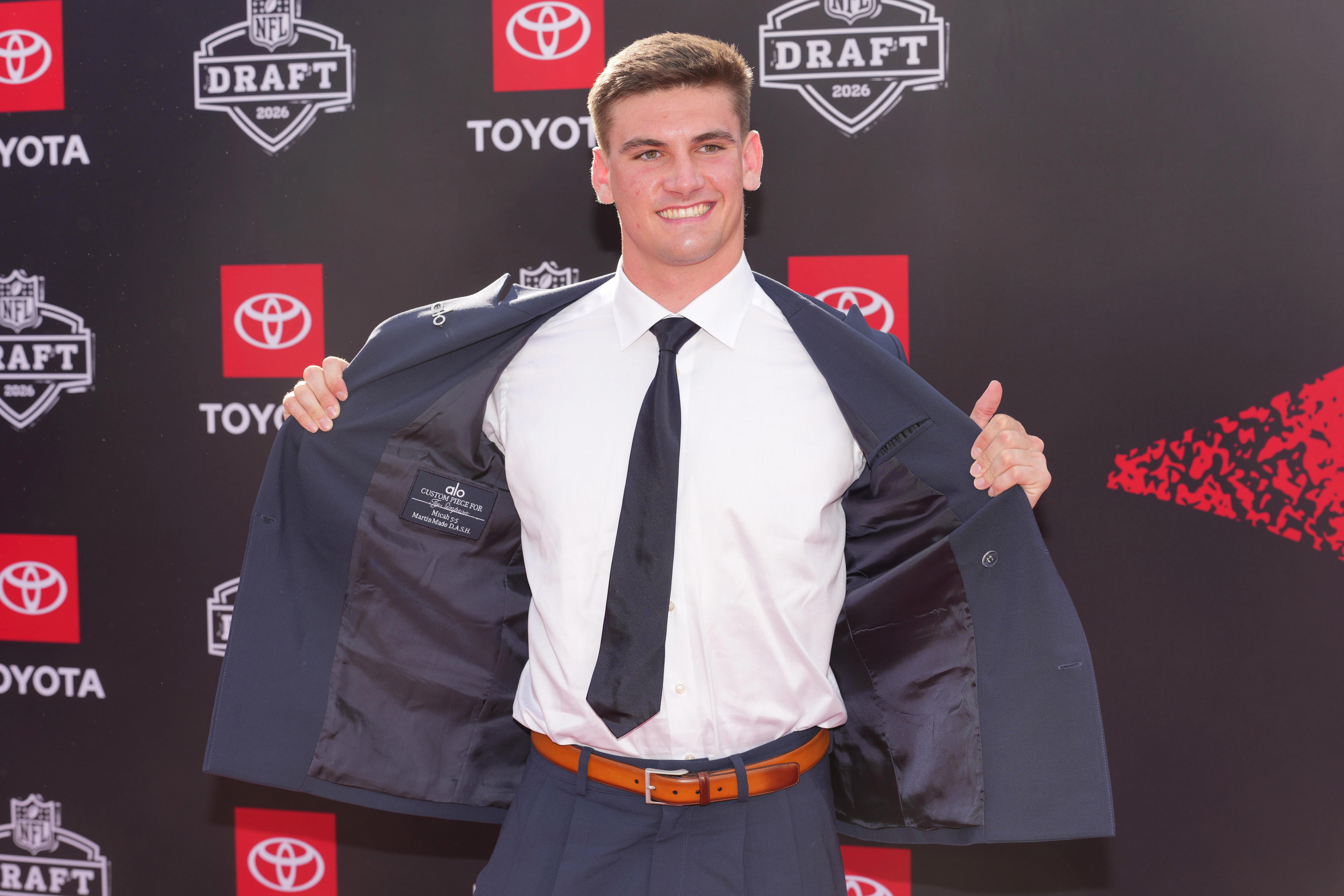 Los Angeles Rams draft picks, grades for selections in NFL draft