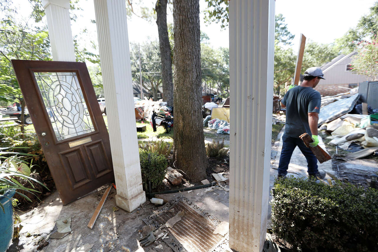 Judge backs Houston homeowners who sued feds for releasing water from ...